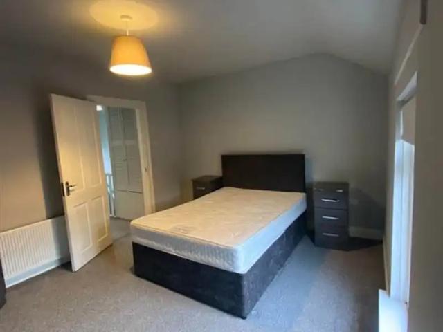 house for rent at 15 Ashley Drive, Belfast, BT9 7BE, England