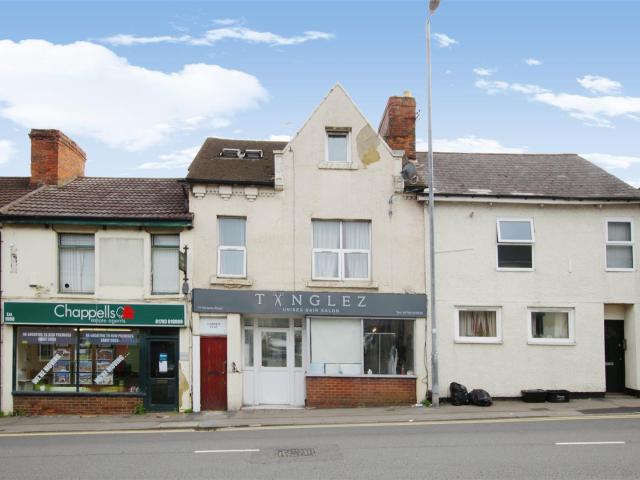 house for rent at Victoria Road, Swindon United Kingdom