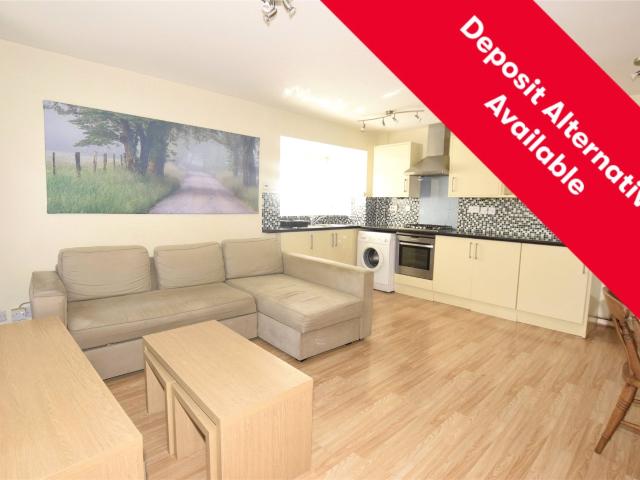 house for rent at Amroth Green, Fryent Grove, London, NW9, UK