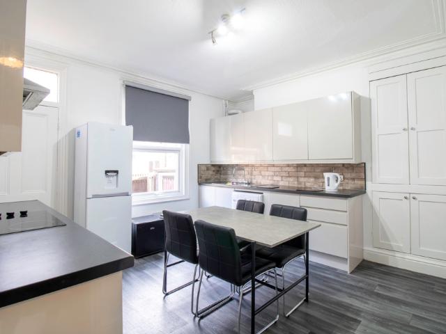 house for rent at Ashville Road, Leeds