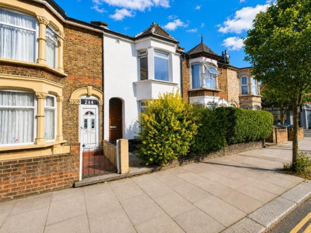 house for rent at Hertford Road, Edmonton, N9, United Kingdom