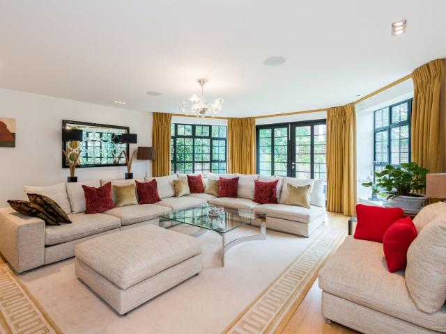 house for rent at house Willow House, Wellgarth Road, London, NW11