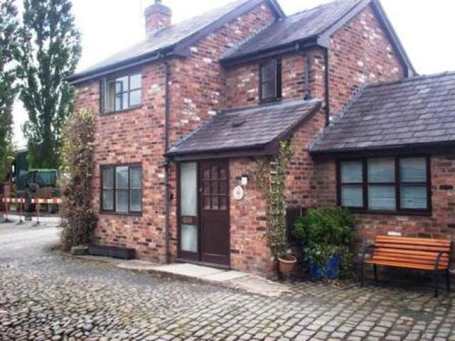 house for rent at Jacksons Lane, Stockport, SK7