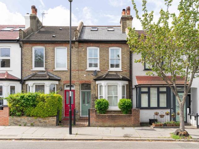 house for rent at Lebanon Road, East Croydon