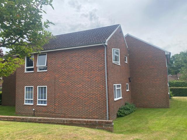 House for rent at Moggs Mead, Petersfield, GU31