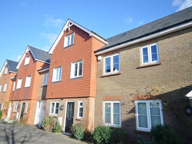 House for rent at Station View, Billingshurst, RH14