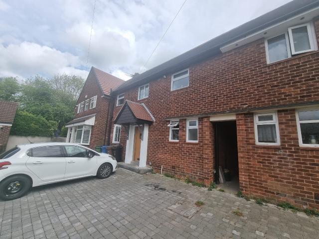 House for rent Barrule Avenue SK7