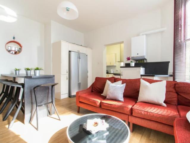 House for rent Flat 3, Ladybarn Road