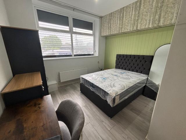 House for rent Huddersfield Road, Oldham, OL1