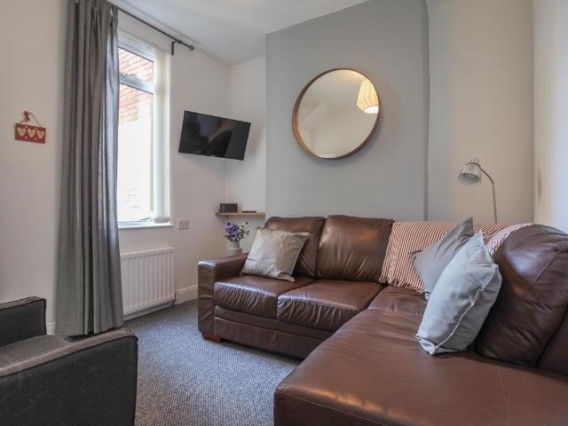 house for rent in 50 Donegall Avenue, Donegall Road, Belfast South, Belfast, BT12 6LX