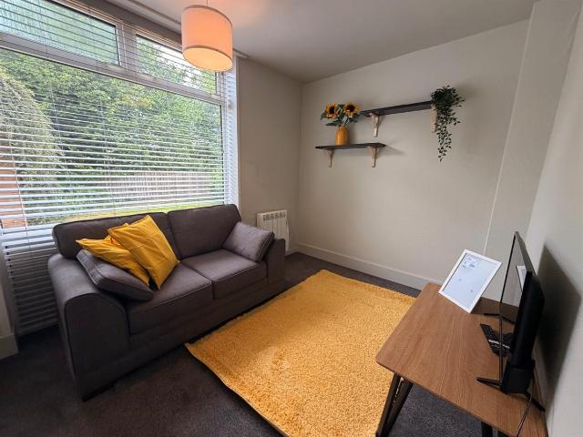 house for rent in 11 Sycamore Court, Beeston, Nottingham