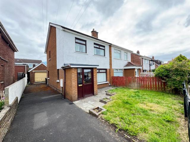 house for rent in 12 Ballyhenry Avenue, Glengormley, Newtownabbey, BT36 5AZ