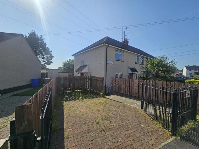 house for rent in 19 Glenshane Gardens, Belfast, BT11 8JQ