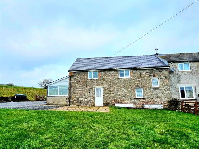 house for rent in 2 Pentwyn Cottage, Pentwyn Farm Penoyre, Brecon, Powys, LD3 9LP