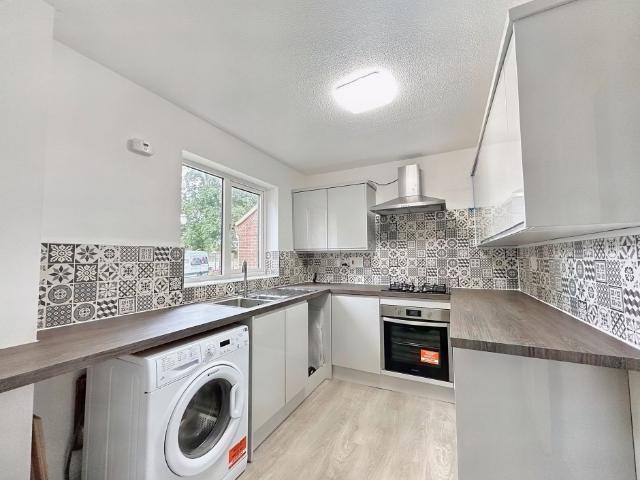 house for rent in Tanglewood Close, Uxbridge, UB10