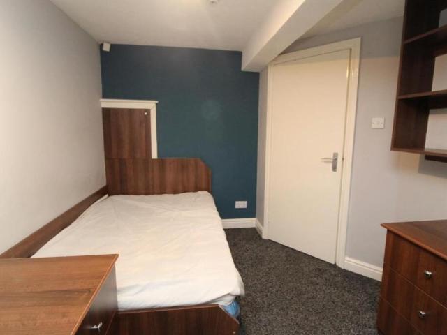 house for rent in Talbot Terrace, LS4 2RN