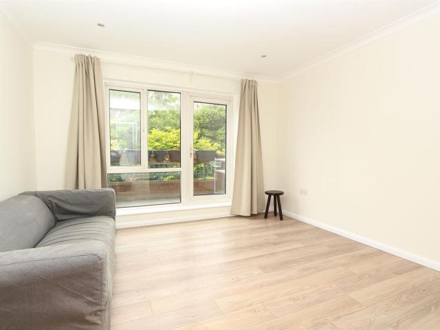 house for rent in Tavistock Close, N16