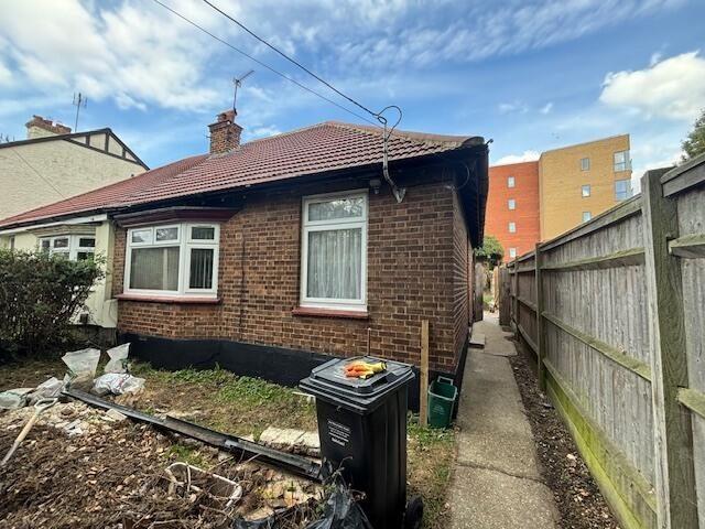 house for rent in Tennyson Drive, SS13 3BT