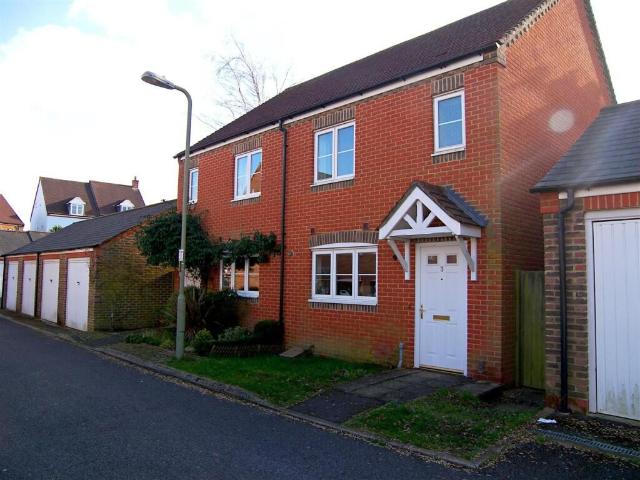house for rent in Thomas Road, GU31 4SL