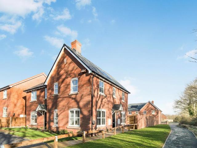 house for rent in Thorpe Close, Stone cross, Stone cross