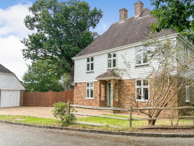 house for rent in The Acorns, TN5 7EY