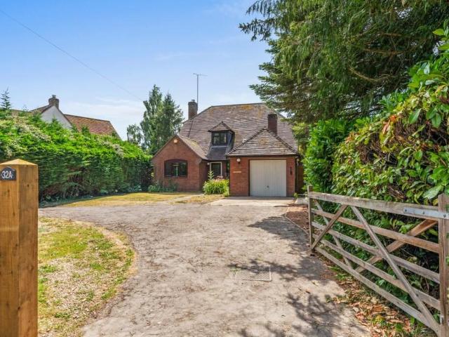 house for rent in The Avenue, HP18 9LE