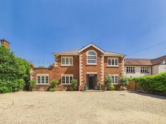 house for rent in The Drive, UB10 8AG