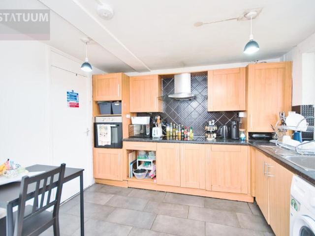 house for rent in Trellis Square, E3 2DR