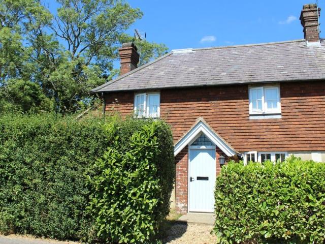 house for rent in Trimmers Church Lane, Privett, Hampshire, GU34 3PA