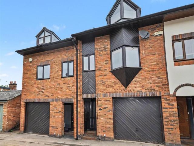 house for rent in Trinity Street, CV32 5GY