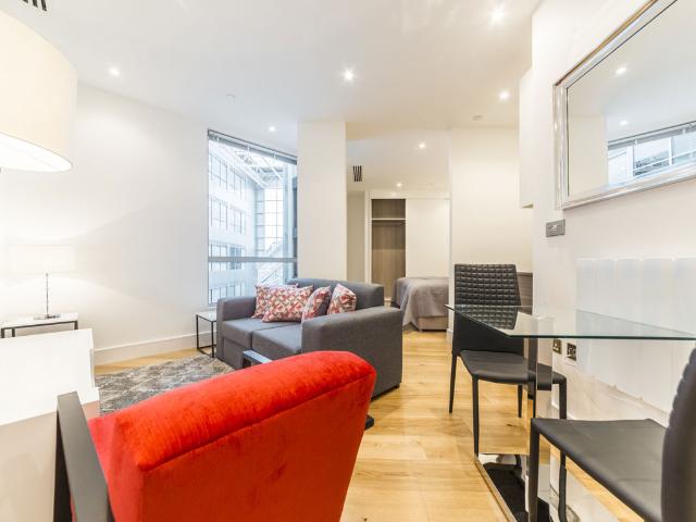 house for rent in Trinity Square, Hounslow
