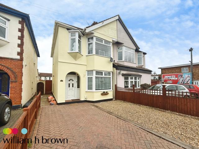 house for rent in Upminster Road South, Rainham, Rainham
