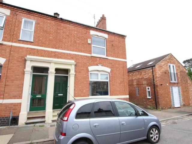 house for rent in Upper Thrift Street, Northampton UK