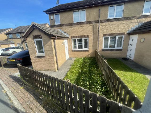 house for rent in Warton avenue