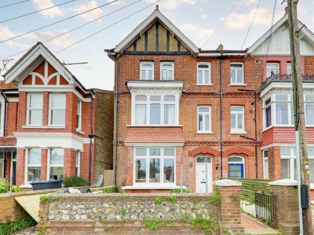 house for rent in Warwick Gardens, BN11 1PF