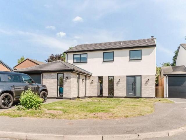 house for rent in Warren Close, CV32 6LA
