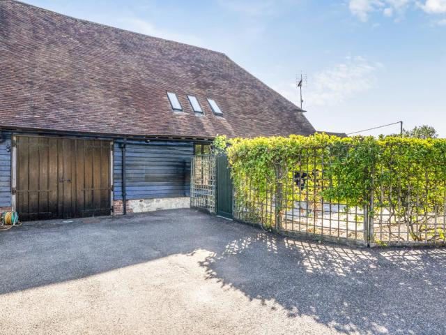 house for rent in Wet Brabourne