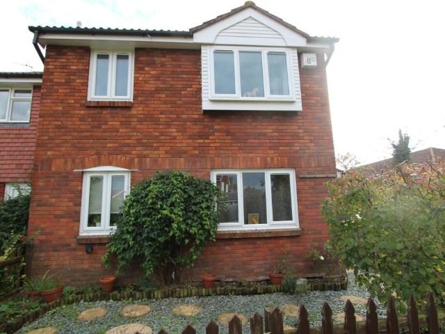 house for rent in Wheatear Drive, GU31 4RD