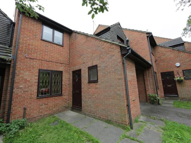 house for rent in Wheatley Close, NW4 4LG
