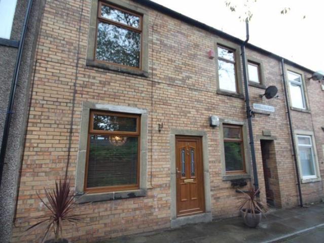 house for rent in Whiteleys Place, OL12 6TN