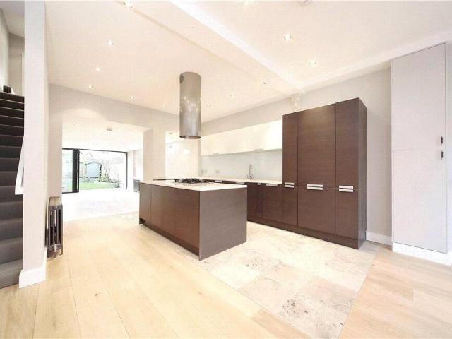 house for rent in Winsham Grove, SW11 6NB