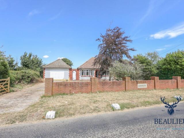 house for rent in Wick Road, CM0 8LS