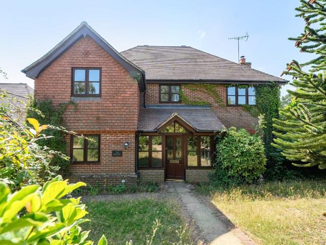 house for rent in Woodchurch