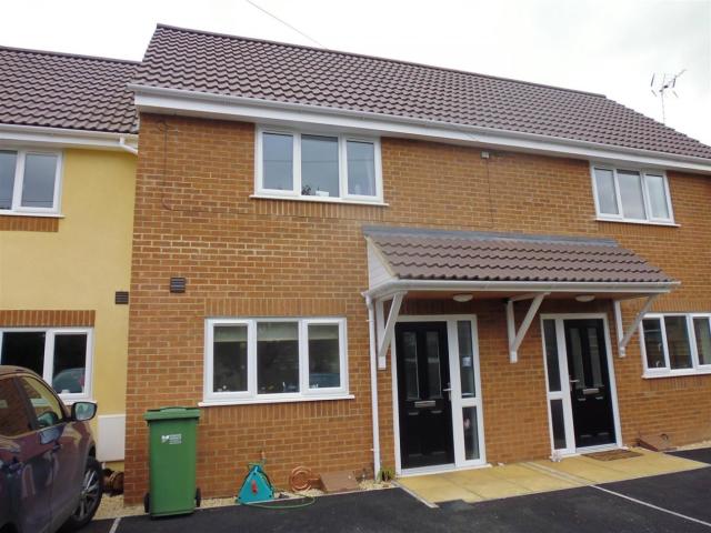 house for rent in Woodview Road, Cam
