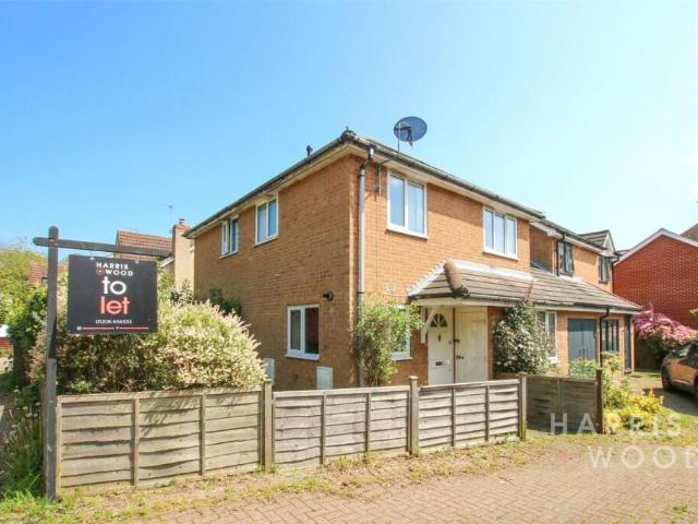 house for rent in Wryneck Close, CO4 5XH