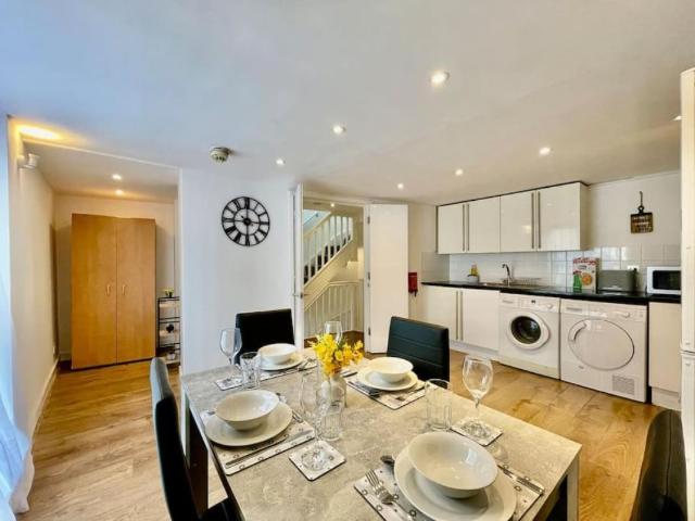 house for rent in York Mews, Ilford, IG1