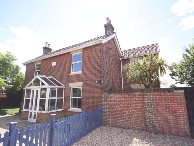 house for rent in Admirals Road, Locks Heath