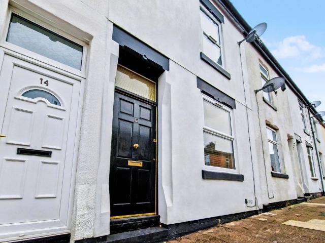 house for rent in Albert Street, M25 1HN