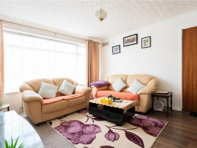 house for rent in Aldwick Close, GU14 8LJ