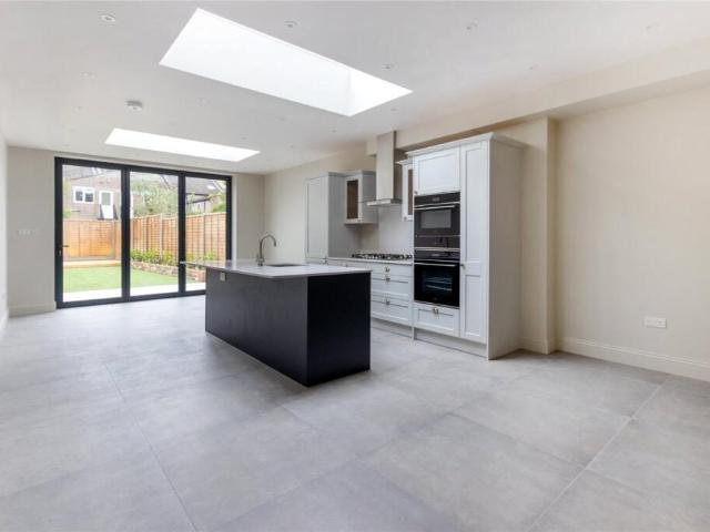 house for rent in Alston Road, SW17 0TP